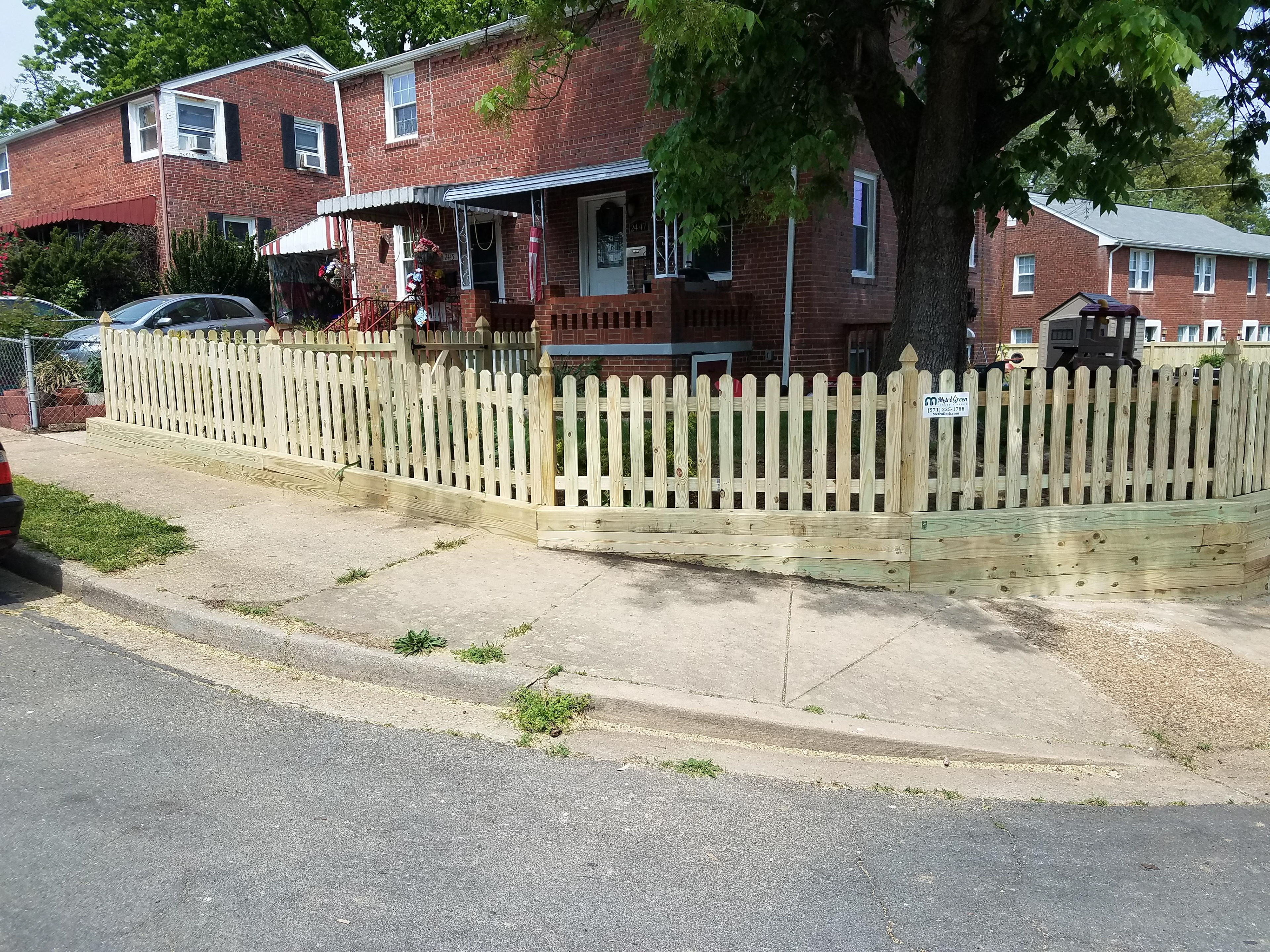 MetroGreen Fences, Decks, Porches & Remodeling - 4' Picket Fence