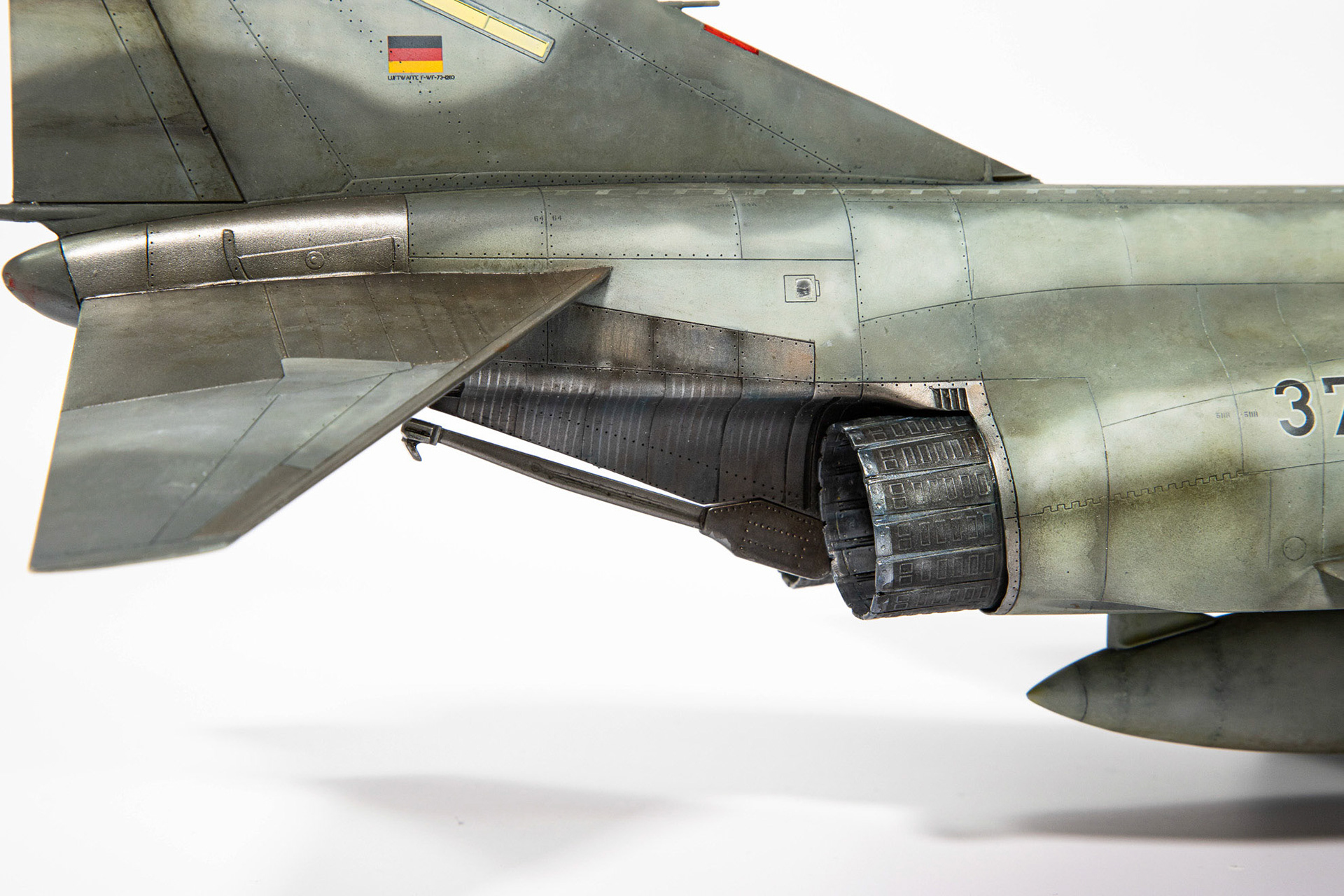 JR miniatures - F4F Phantom 1/32 Revell